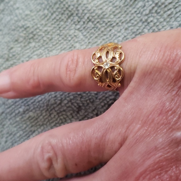 Avon | Jewelry | Avon Gold Tone Ring | Poshmark